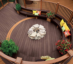 trex-transcend-decking-tree-house-vintage-lantern-railing-curves ...